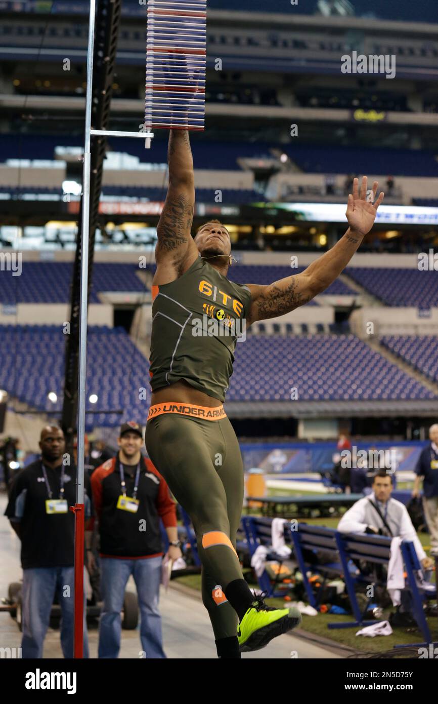 North Carolina tight end Eric Ebron runs the 40-yard dash at the NFL ...