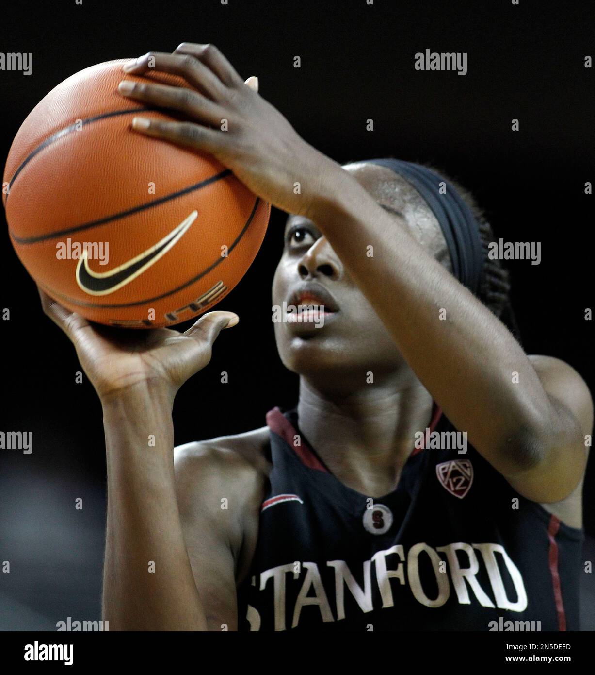 Stanford forward Chiney Ogwumike (13) takes a foul shot against ...