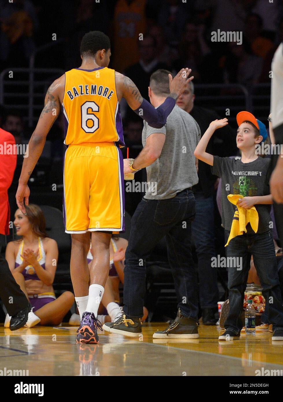 High fives young fan hi-res stock photography and images - Alamy