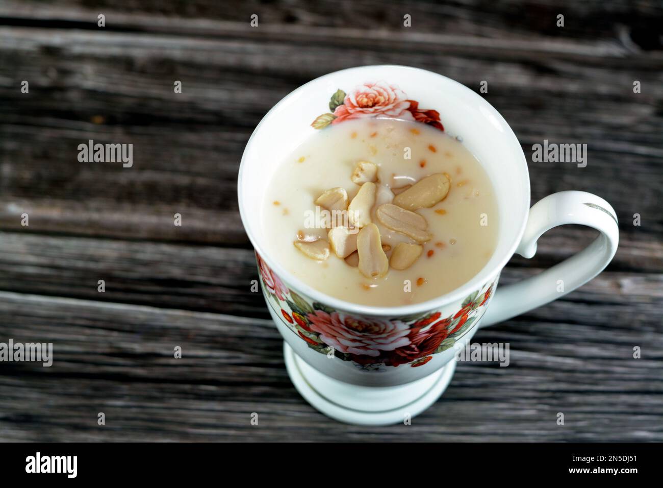 Salep hot drink, spelled sahlep or sahlab, a flour made from the tubers ...