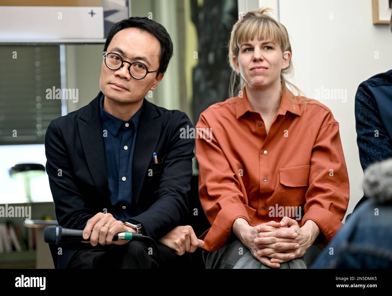 Berlin, Germany. 09th Feb, 2023. Anh-Linh Ngo (l) and Juliane Greb ...