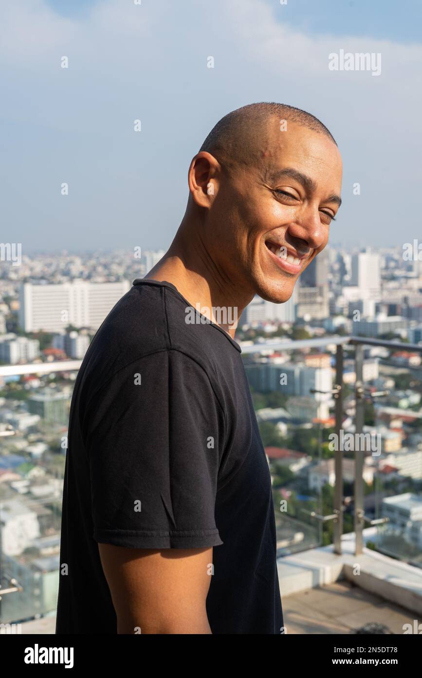 Plain background man hi-res stock photography and images - Alamy