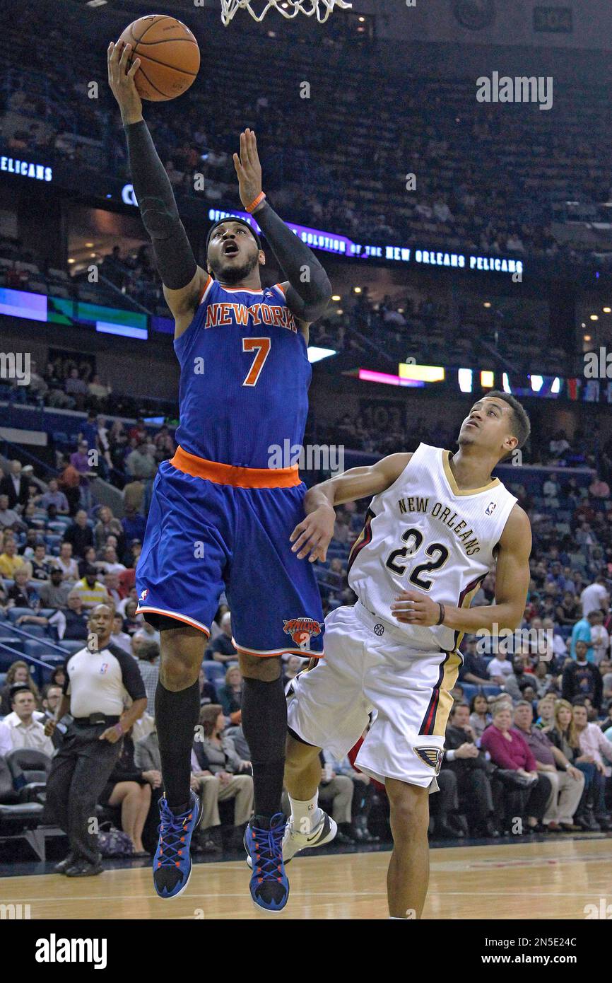 New York Knicks small forward Carmelo Anthony (7) scores over New ...