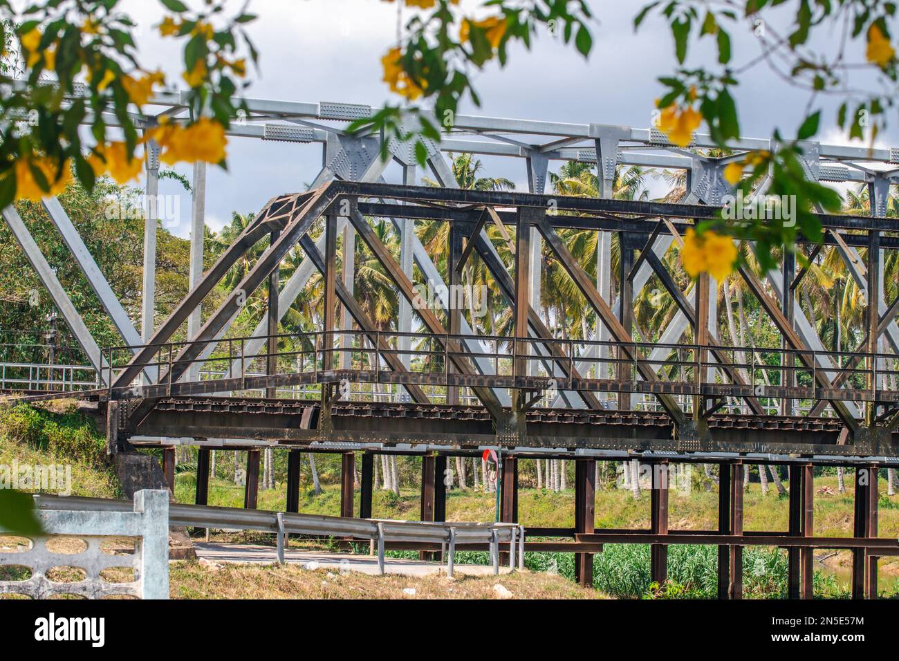 Steel railway bridge over the river Stock Photo - Alamy