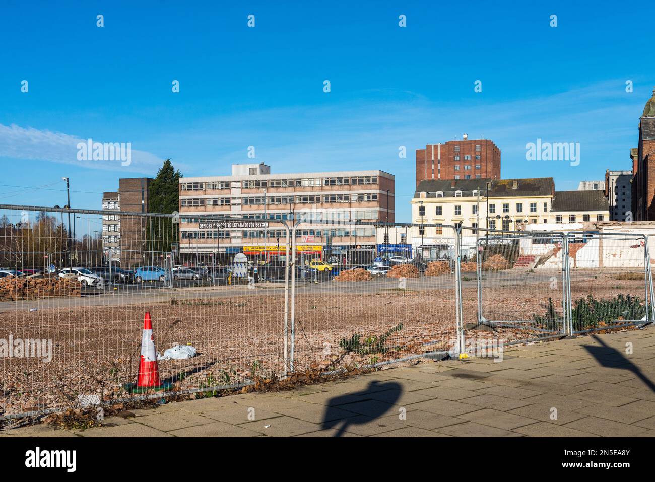 Run down school building hi-res stock photography and images - Alamy