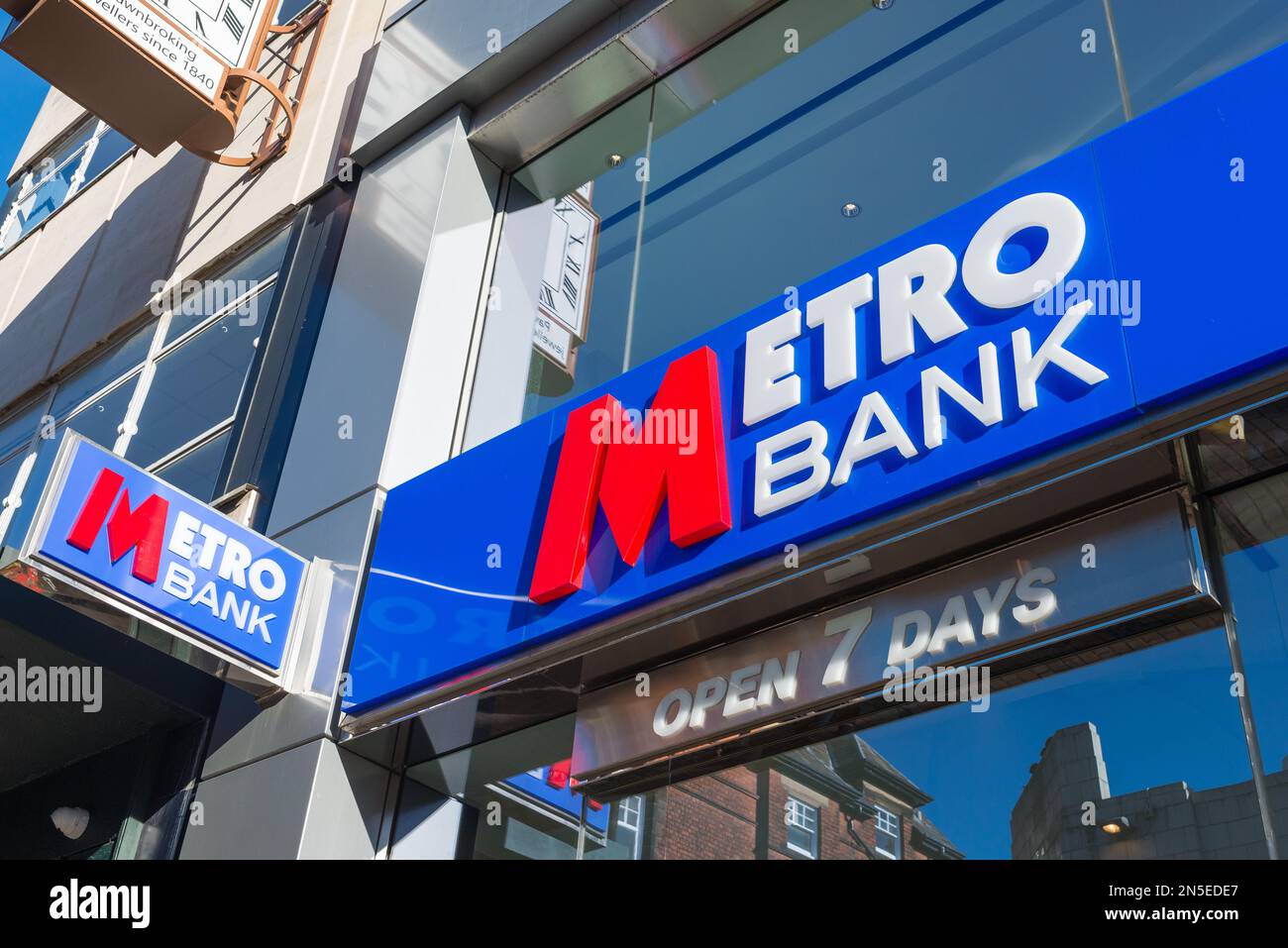 Metro Bank sign at Wolverhampton branch Stock Photo - Alamy