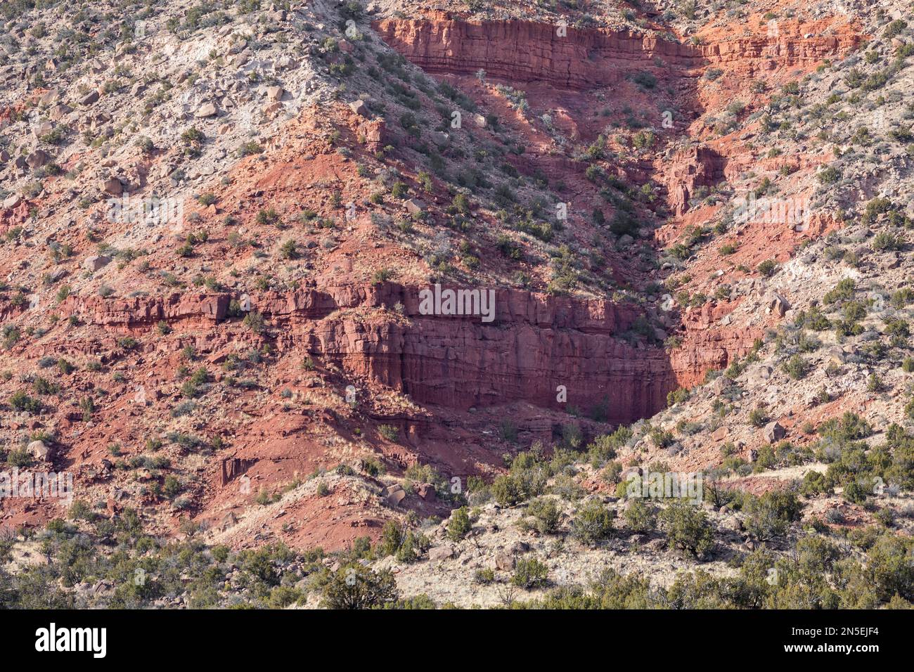 Red rock cliff face hi-res stock photography and images - Alamy