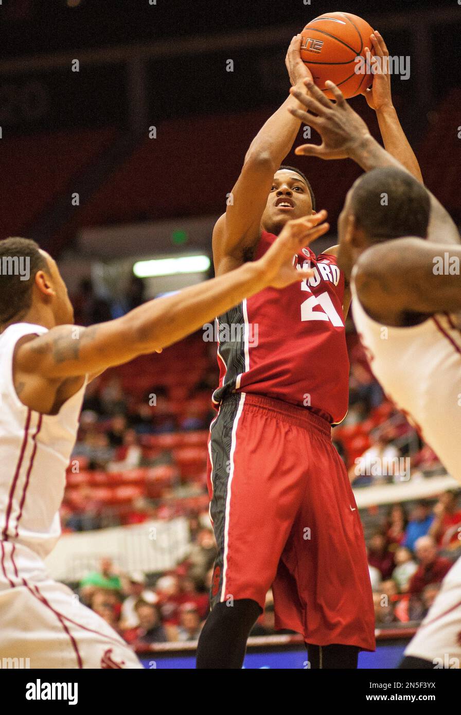 Stanford guard Anthony Brown (21) shoots over Washington State guard ...