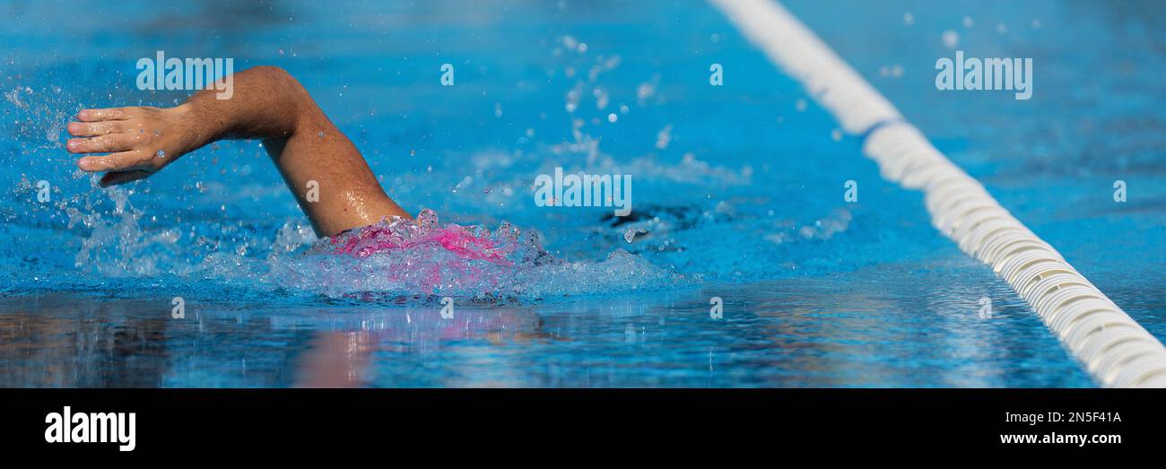 Splash competitive swimming hi-res stock photography and images - Alamy