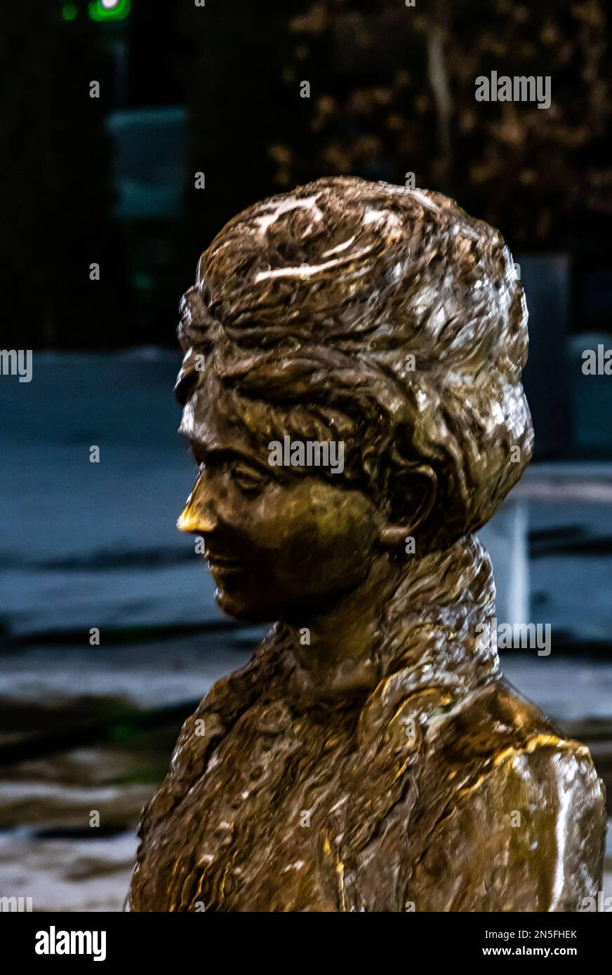 Veronica Micle monument Chisinau sculpture bronze Moldova sit bench ...