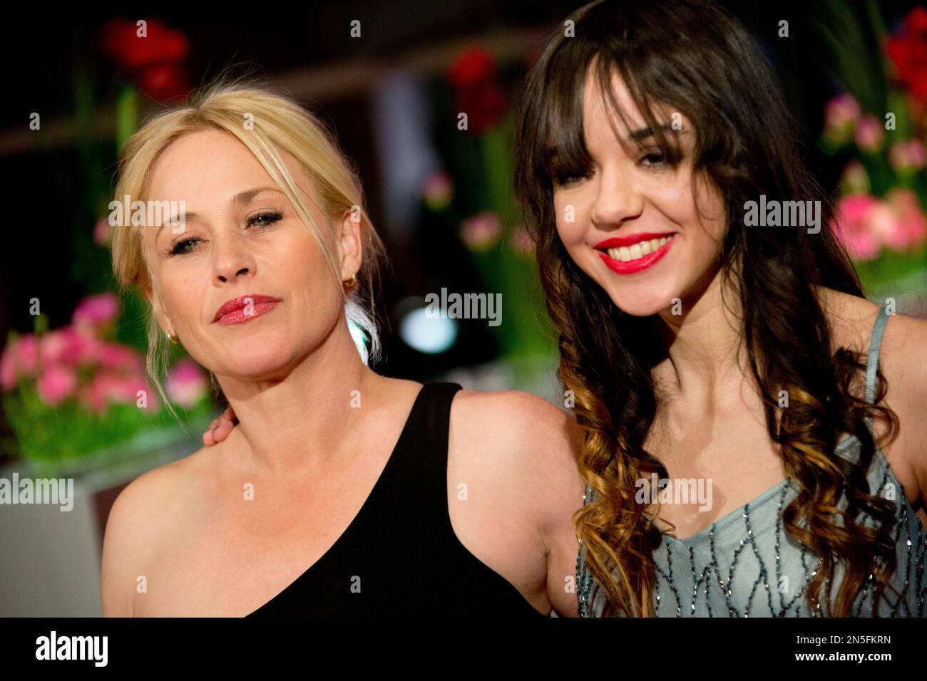 Actresses Lorelei Linklater, right, and Patricia Arquette pose for ...