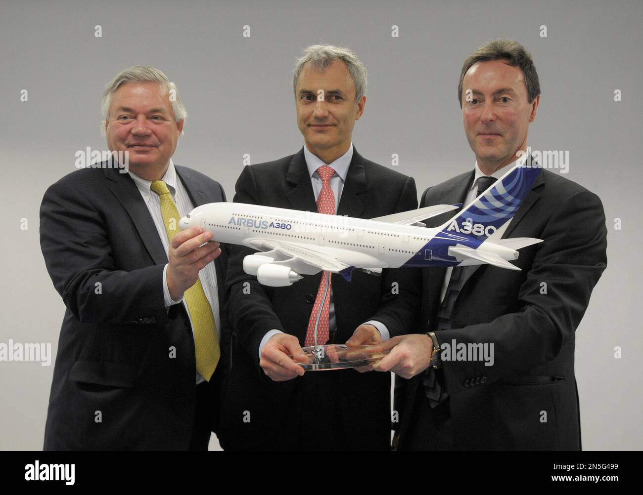 From left, John Leahy, chief operating officer of Airbus, Amedeo CEO ...