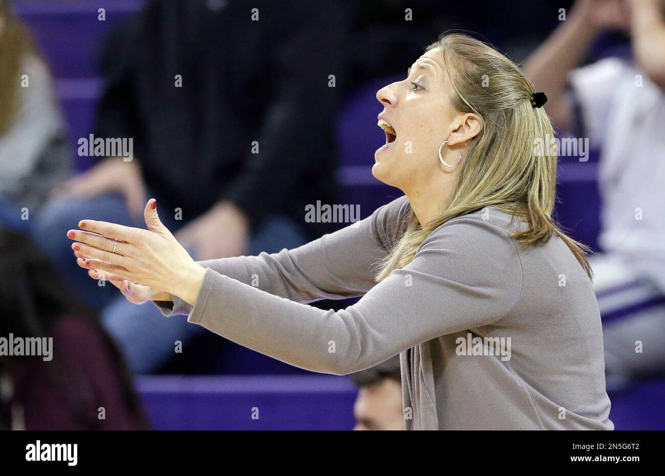 California head coach Lindsay Gottlieb directs her team against ...