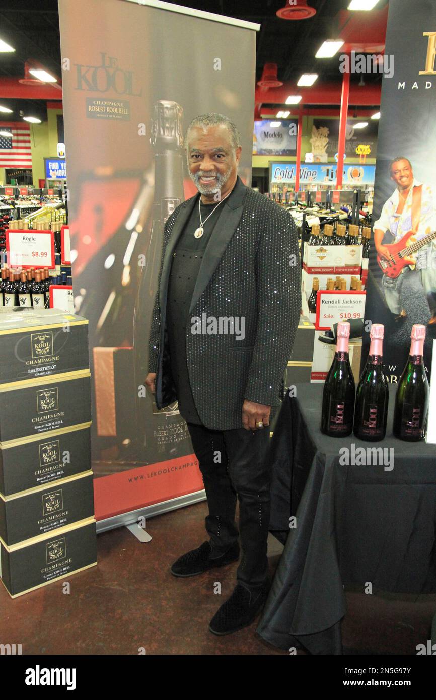 Photo by: Raoul Gatchalian/STAR MAX/IPx 2023 2/8/23 Robert Kool Bell of ...