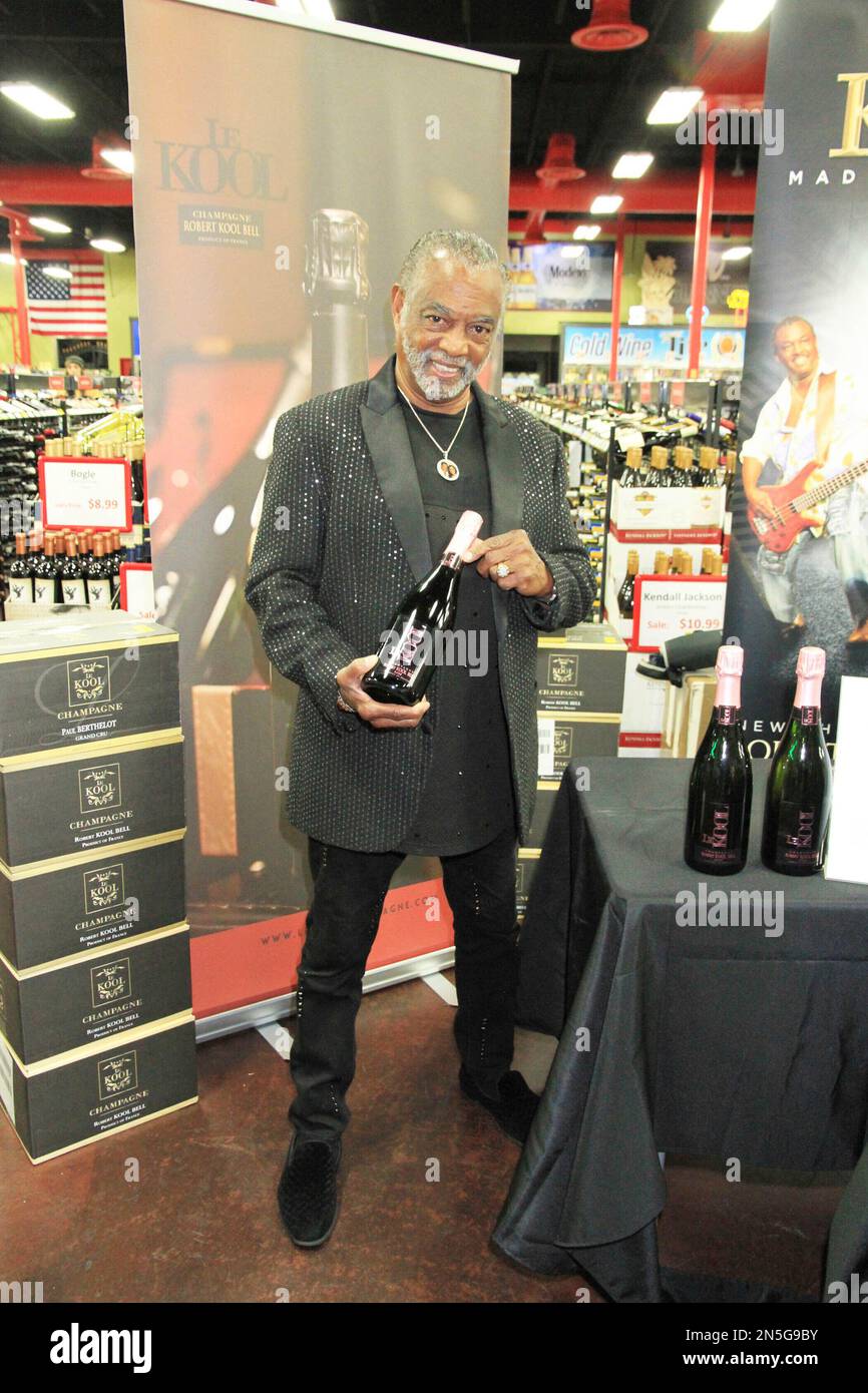 Photo by: Raoul Gatchalian/STAR MAX/IPx 2023 2/8/23 Robert Kool Bell of ...