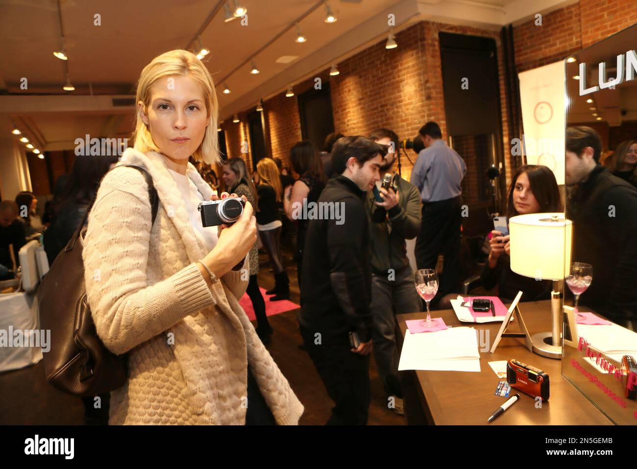 Kelly Rutherford at The Panasonic Beauty Bar at Salon SCK during New ...