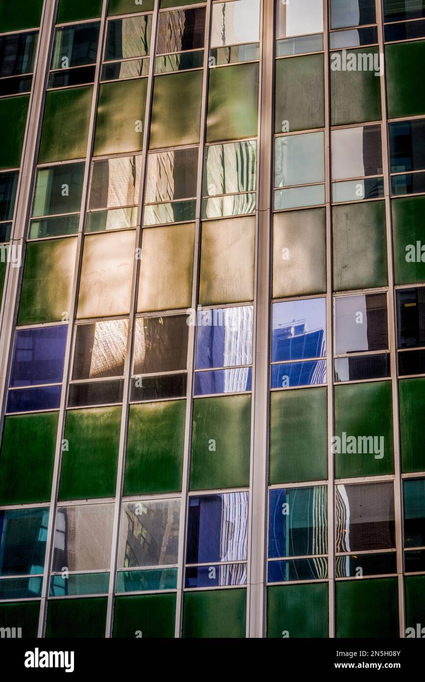 Office block, East 42nd street, Midtown Manhattan, New York City, USA ...