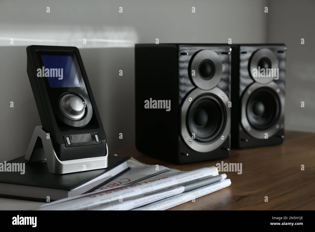 Speakers table hi-res stock photography and images - Alamy