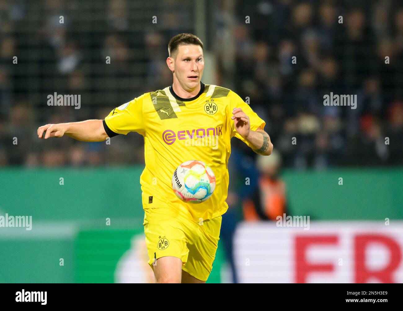 Niklas SUELE (Sule) (DO) Action, Soccer DFB Cup Round of 16, VfL Bochum ...