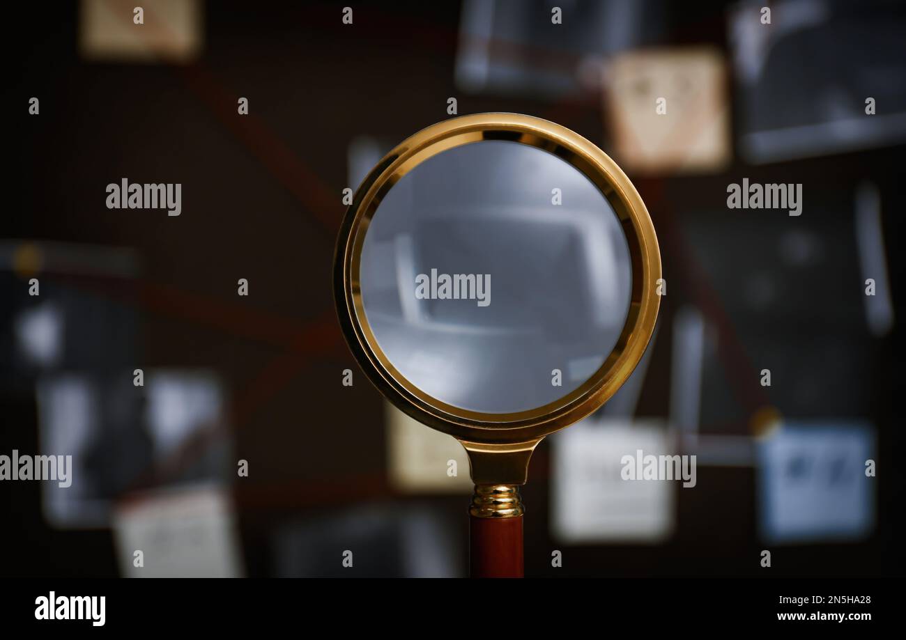 Crime scene magnifying glass hi-res stock photography and images - Alamy