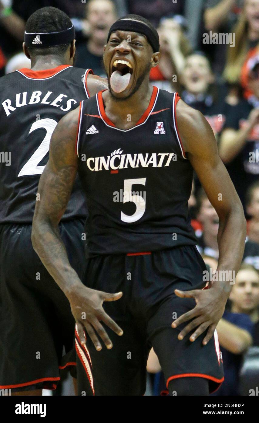 Cincinnati forward Justin Jackson (5) celebrates after the Bearcats ...