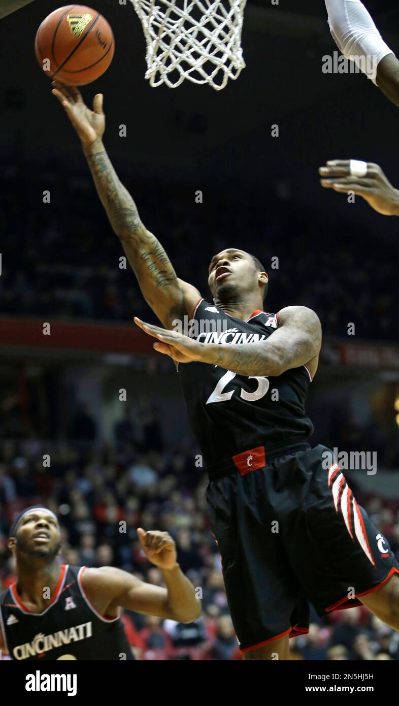 Cincinnati guard Sean Kilpatrick shoots against Connecticut in the ...
