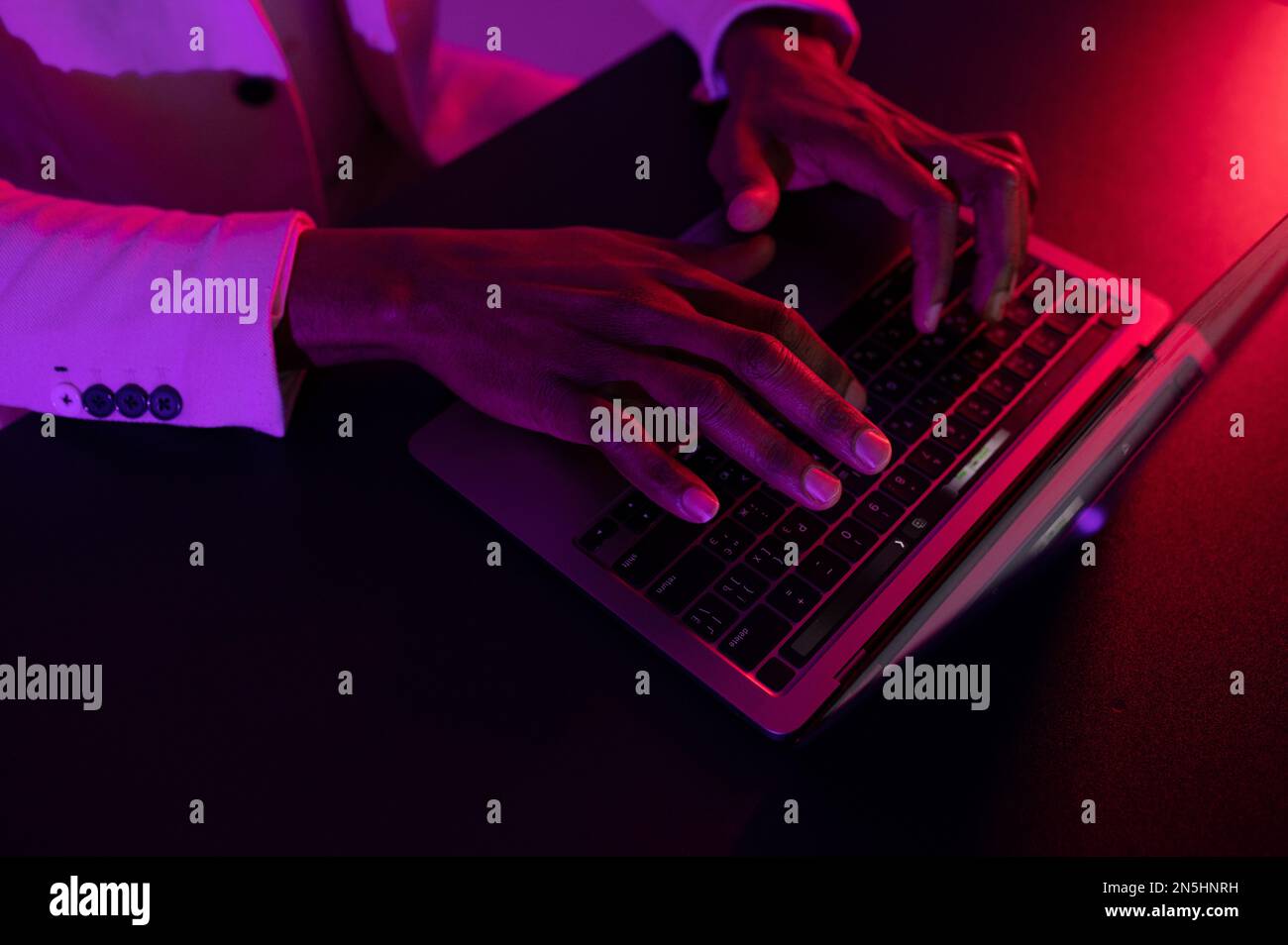 Man types text hi-res stock photography and images - Alamy