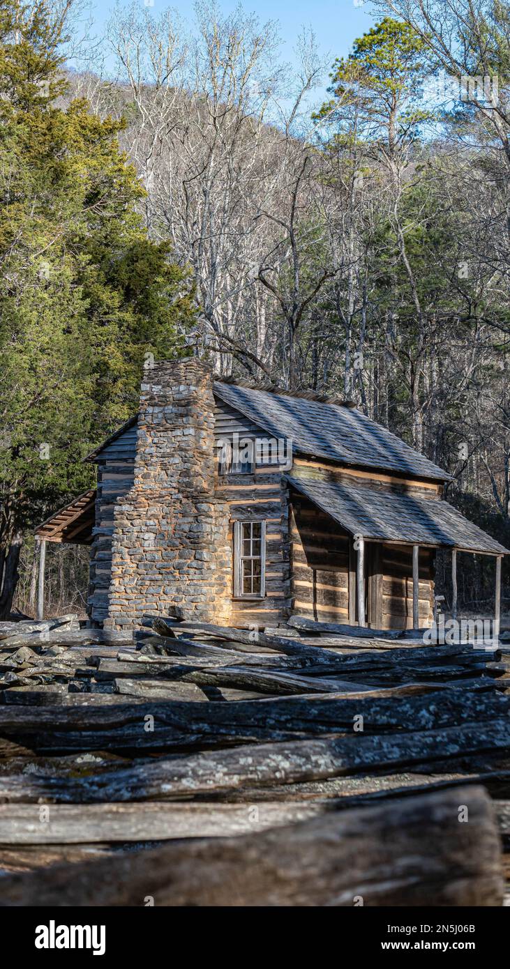 An old homestead in cade's cove in mountains Stock Photo - Alamy