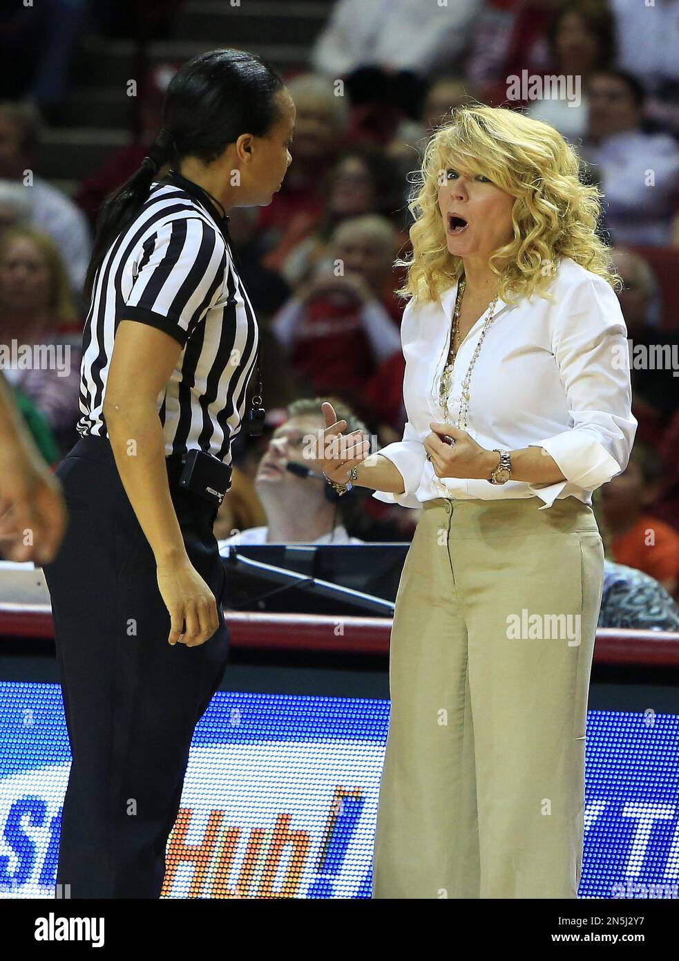 Oklahoma head coach Sherri Coale reacts to a call against her team ...