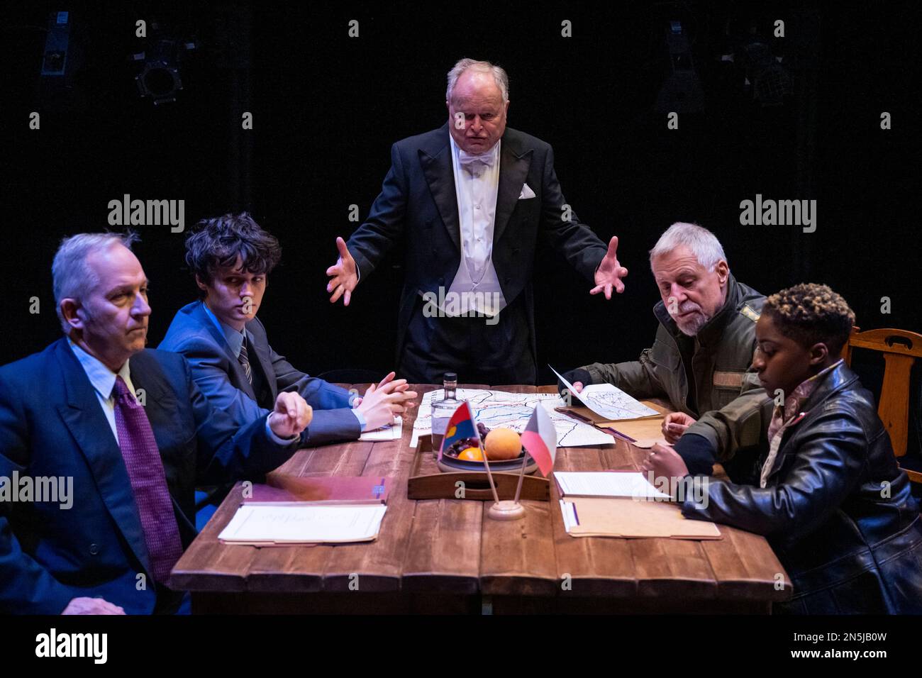 Michael bond writer hi-res stock photography and images - Alamy