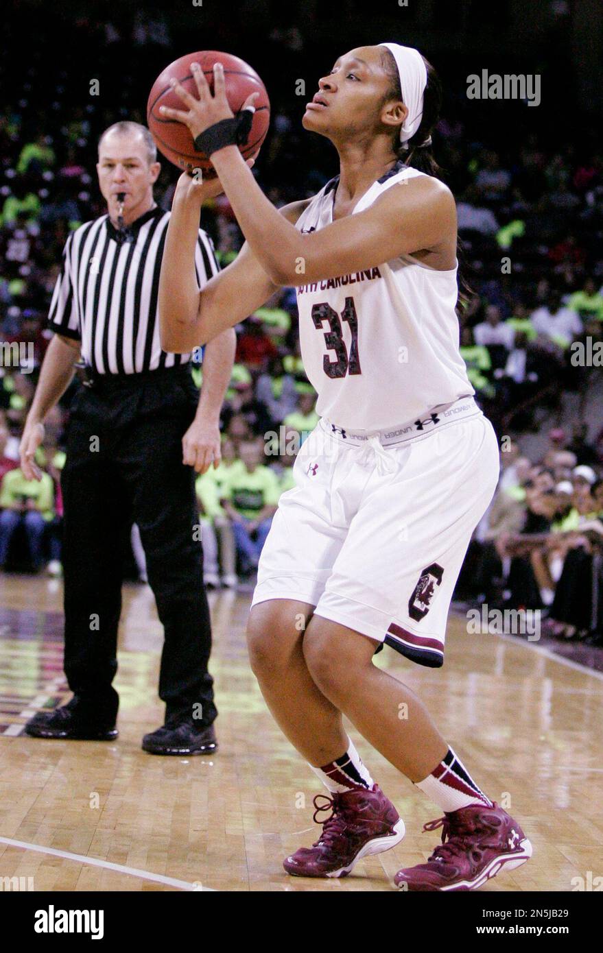 South Carolina's Asia Dozier (31) takes her three point shot during the ...