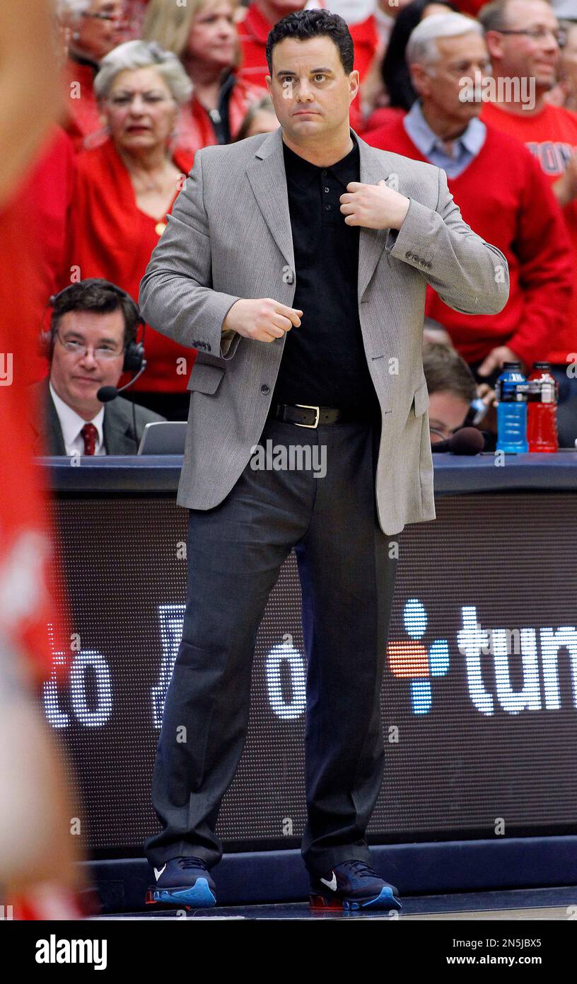 Arizona's Head Coach Sean Miller watches Utah shoot a foul shot in the ...