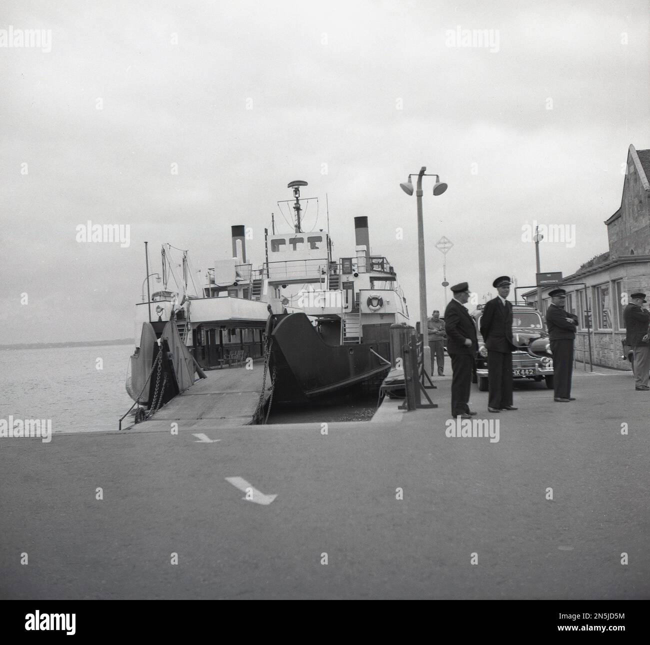 Ferry mv lymington hi-res stock photography and images - Alamy