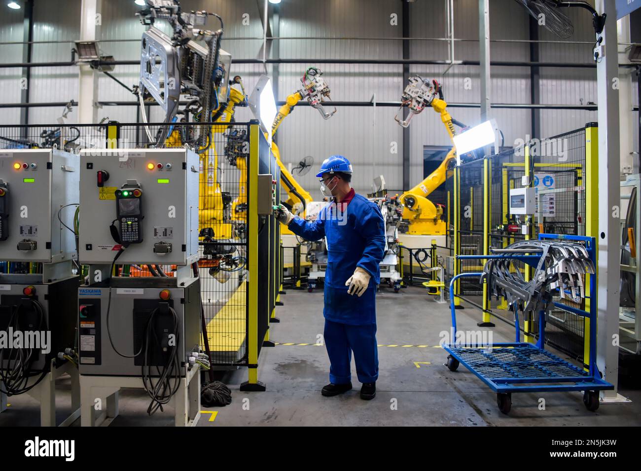 Erdos, China's Inner Mongolia Autonomous Region. 9th Feb, 2023. A staff ...