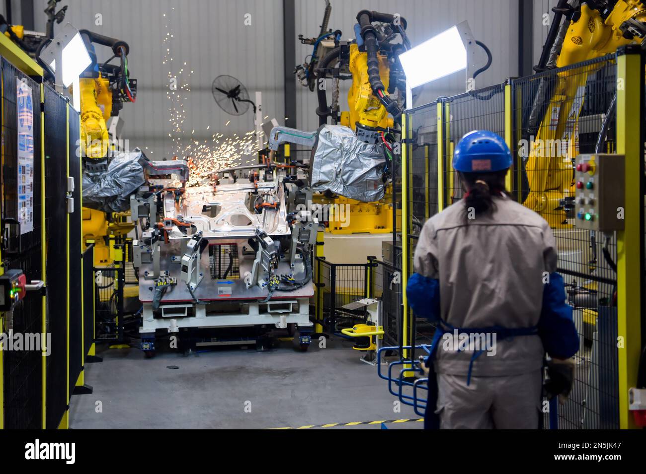 Erdos, China's Inner Mongolia Autonomous Region. 9th Feb, 2023. A staff ...