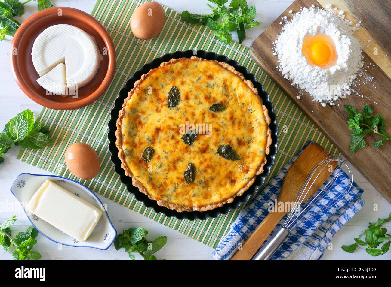 The flaó is a pastry made with flour paste filled with cottage cheese ...