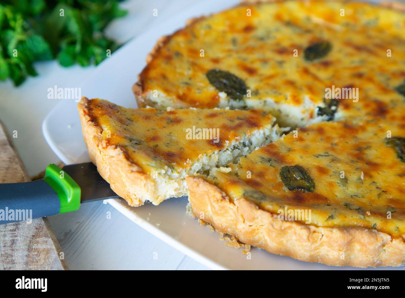 The flaó is a pastry made with flour paste filled with cottage cheese ...