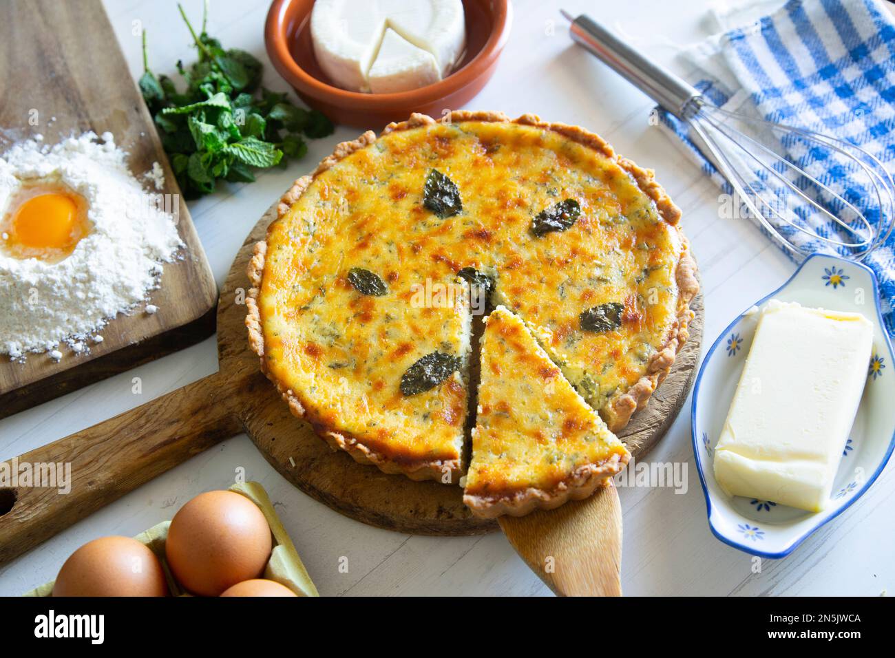 The flaó is a pastry made with flour paste filled with cottage cheese ...