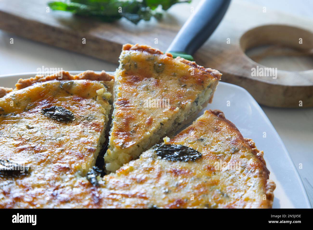 The flaó is a pastry made with flour paste filled with cottage cheese ...