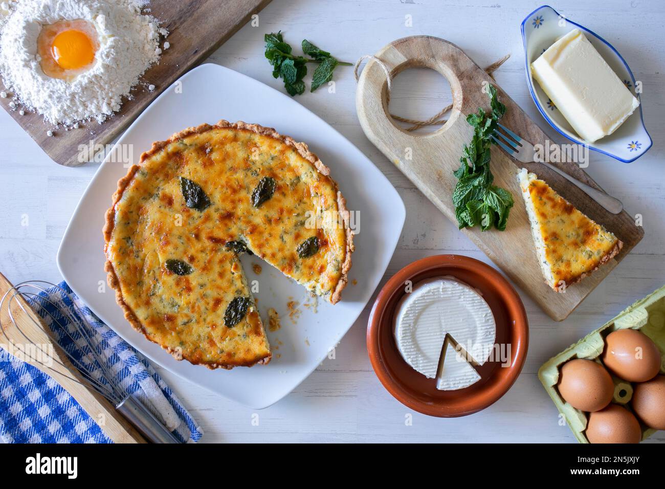 The flaó is a pastry made with flour paste filled with cottage cheese ...