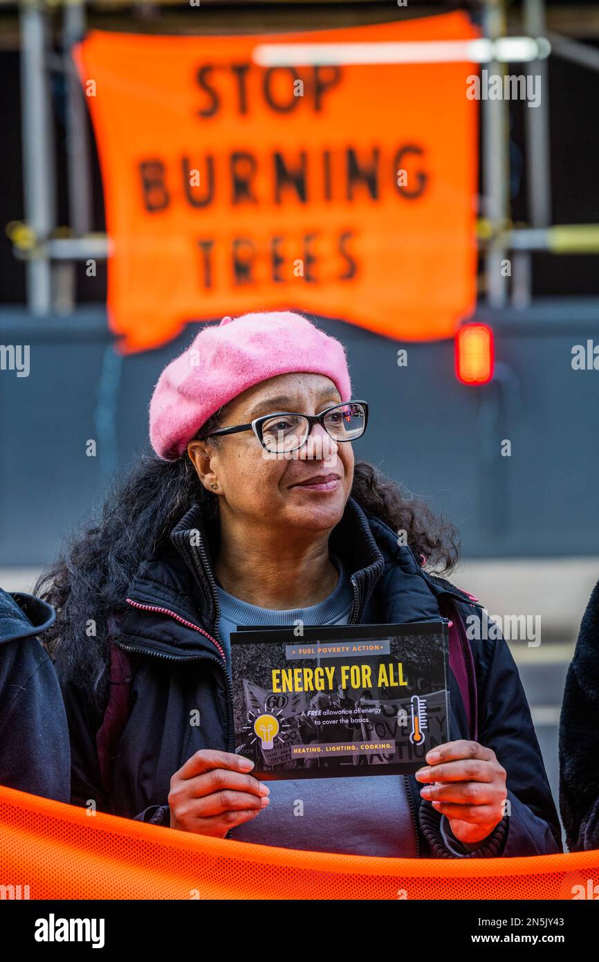 London, UK. 9th Feb, 2023. Fuel Poverty action join teh protest - An ...