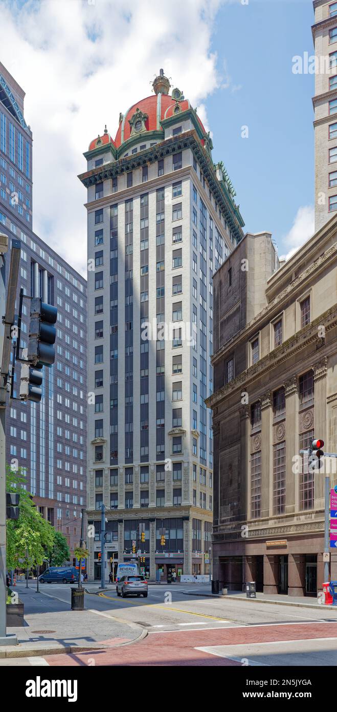 Pittsburgh Downtown: Red-domed apartment high-rise Midtown Towers was ...