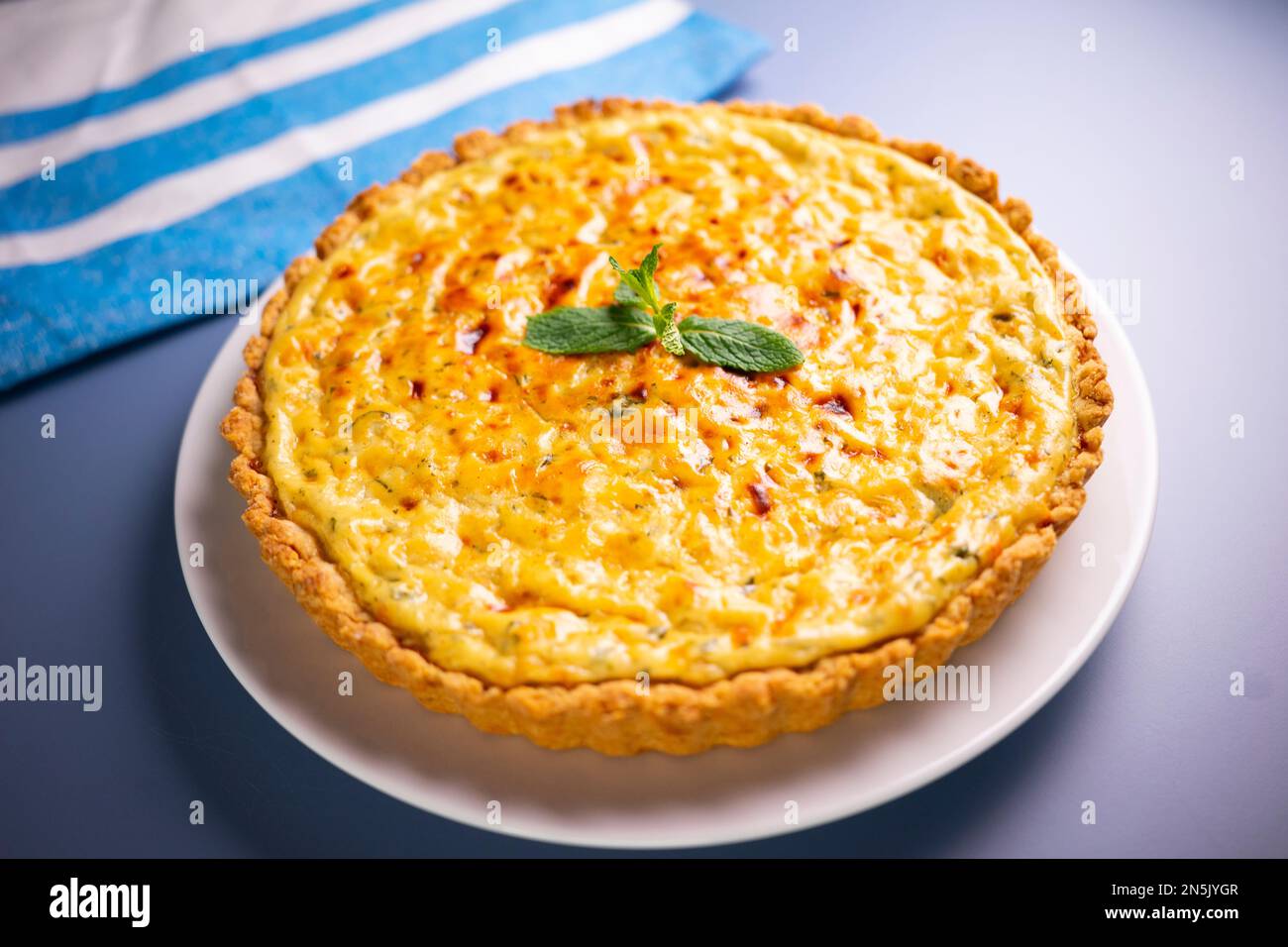 The flaó is a pastry made with flour paste filled with cottage cheese ...