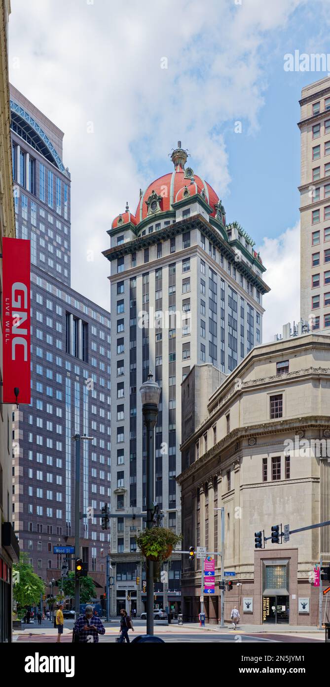 Pittsburgh Downtown: Red-domed apartment high-rise Midtown Towers was ...