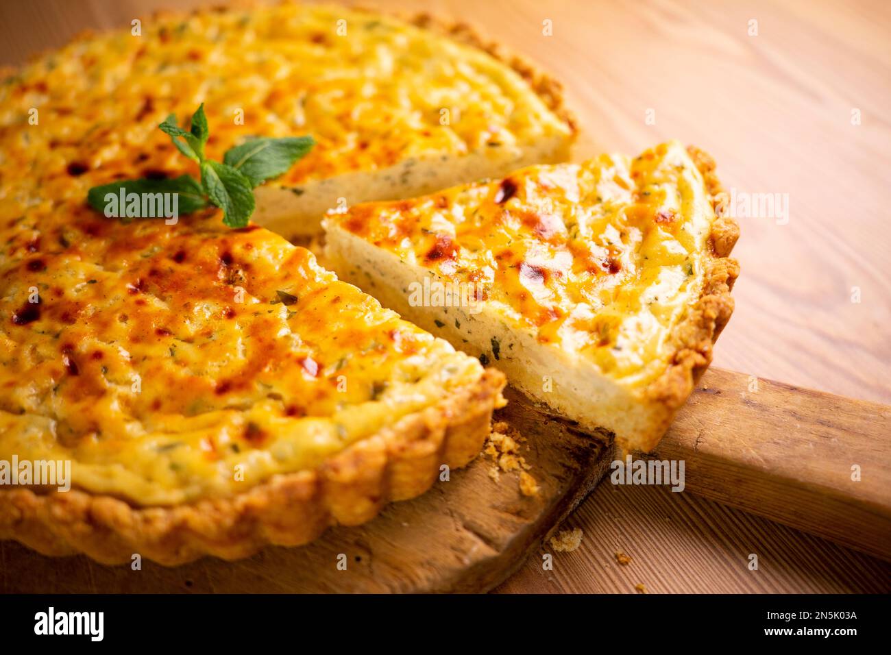 The flaó is a pastry made with flour paste filled with cottage cheese ...