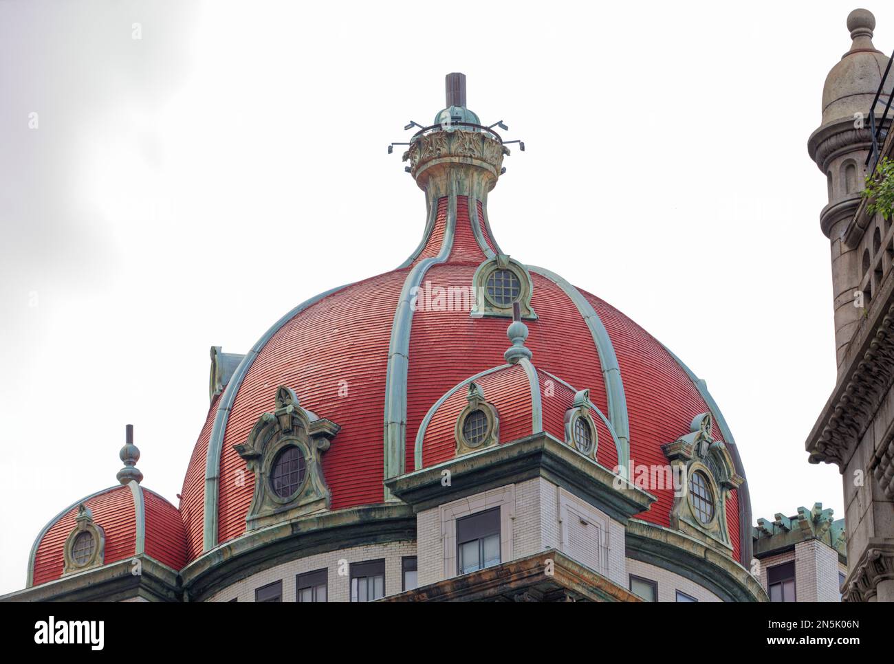 Pittsburgh Downtown: Red-domed apartment high-rise Midtown Towers was ...