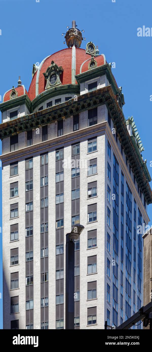 Pittsburgh Downtown: Red-domed apartment high-rise Midtown Towers was ...