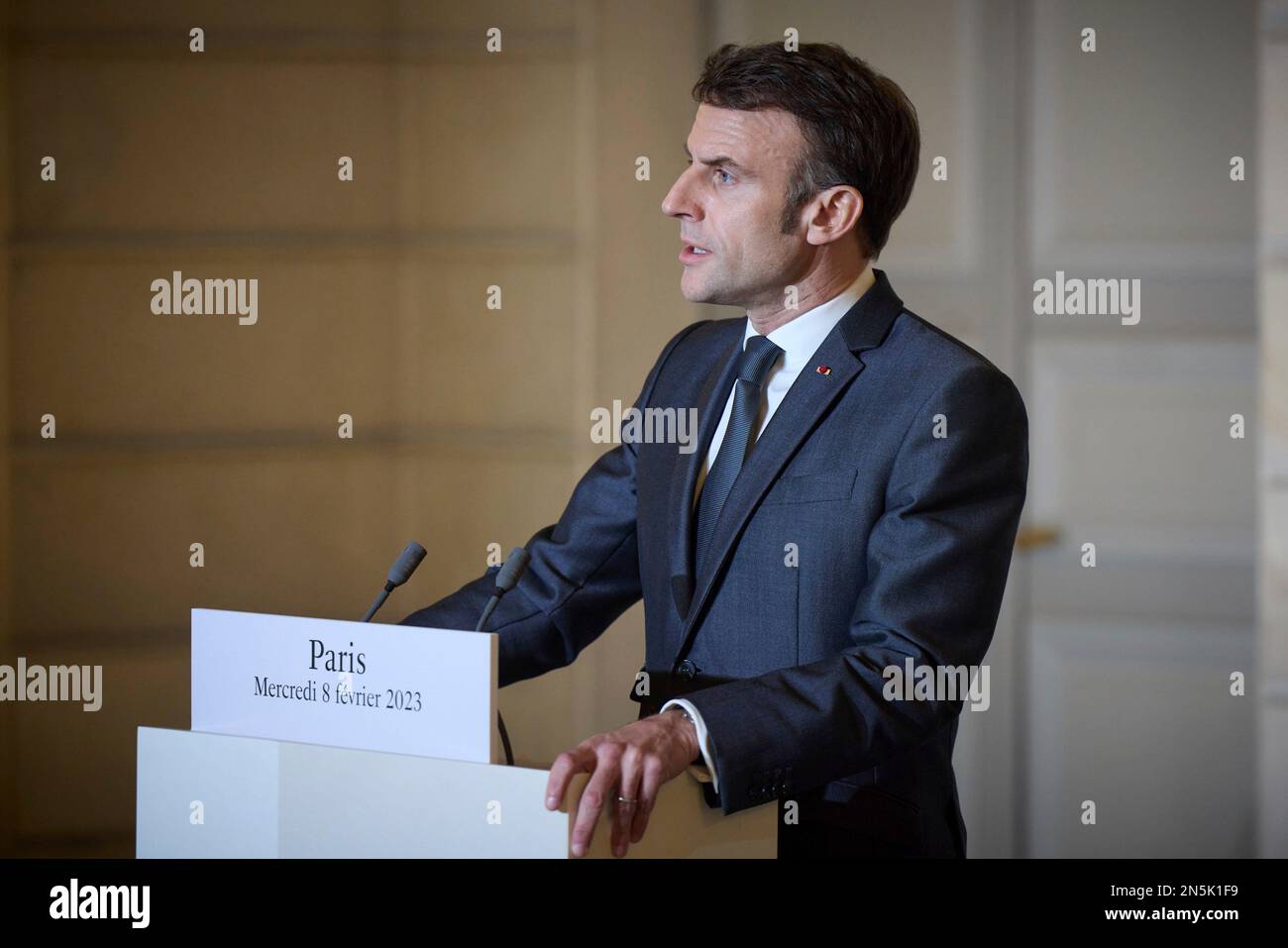 Emmanuel macron profile hi-res stock photography and images - Alamy
