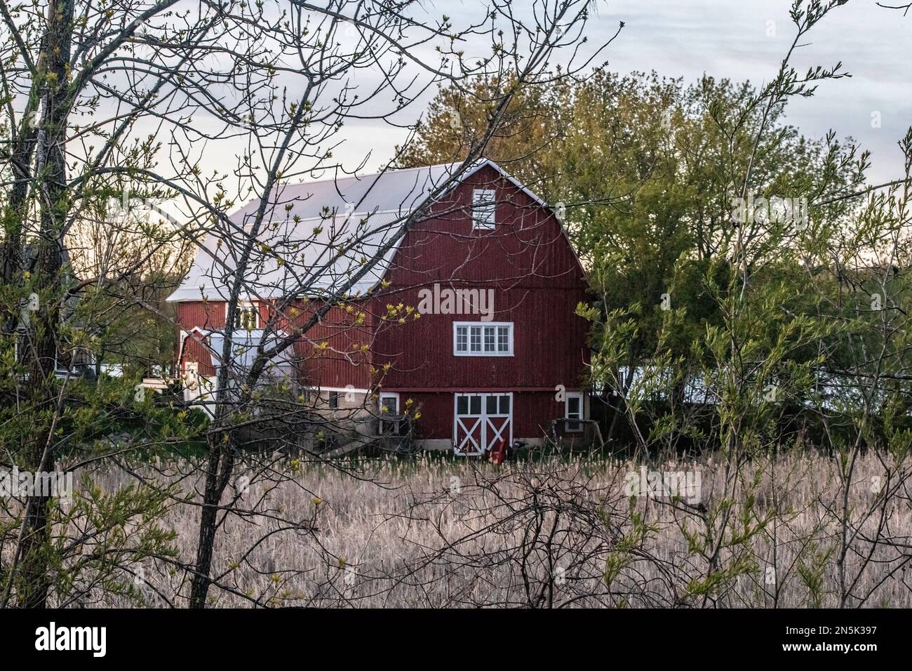 Red barn lake in hi-res stock photography and images - Alamy