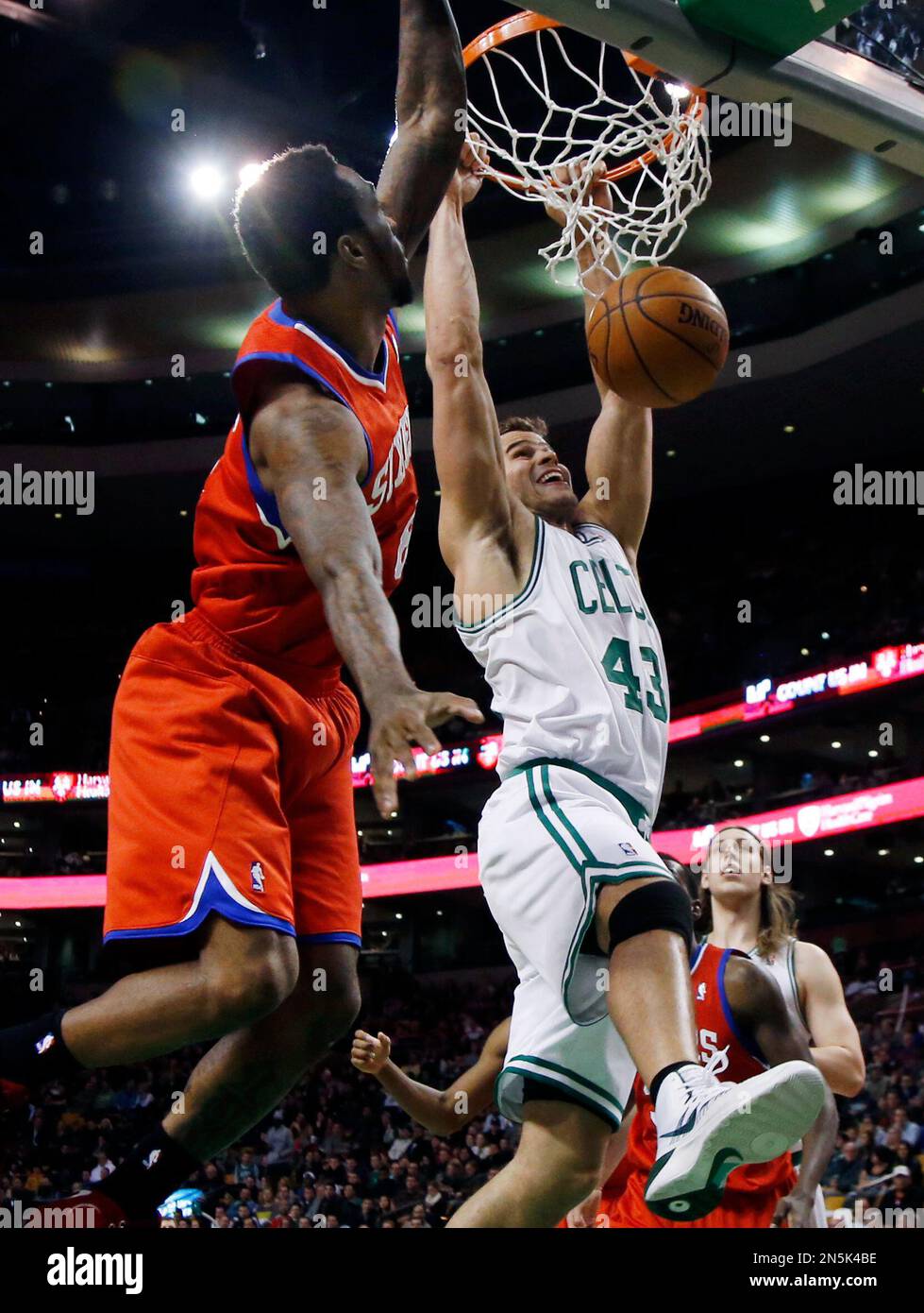 Tony Wroten Dunk